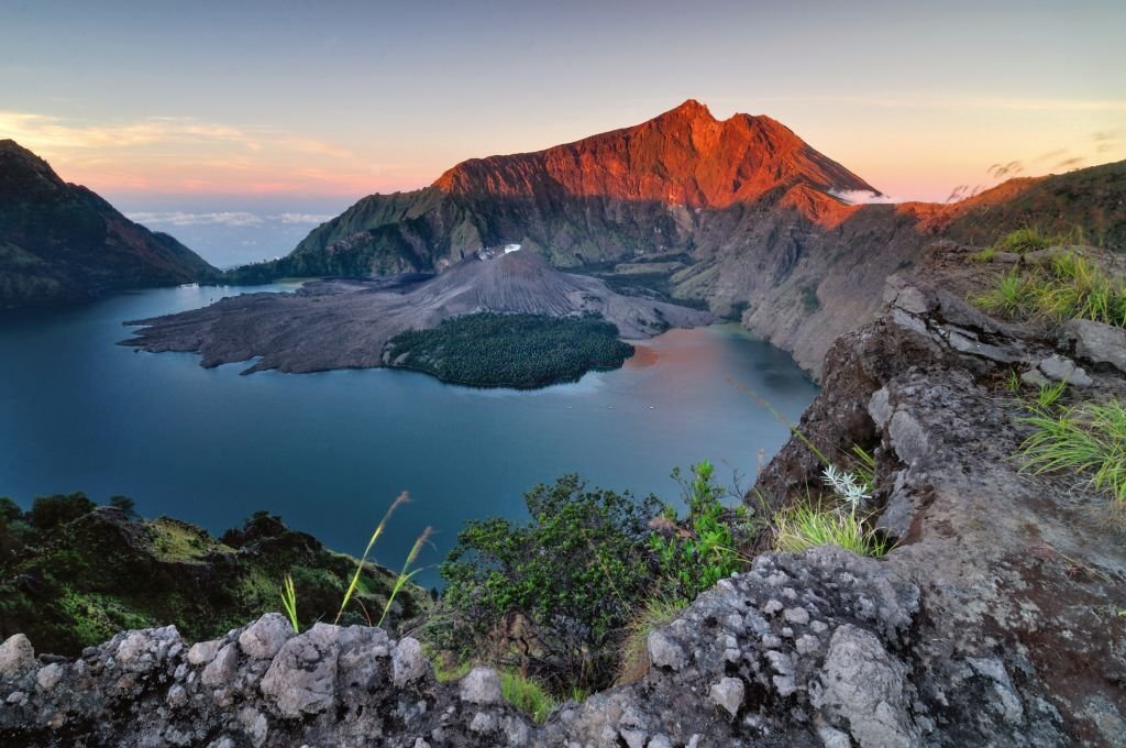 The Perfect Trekking Guide to Mount Rinjani