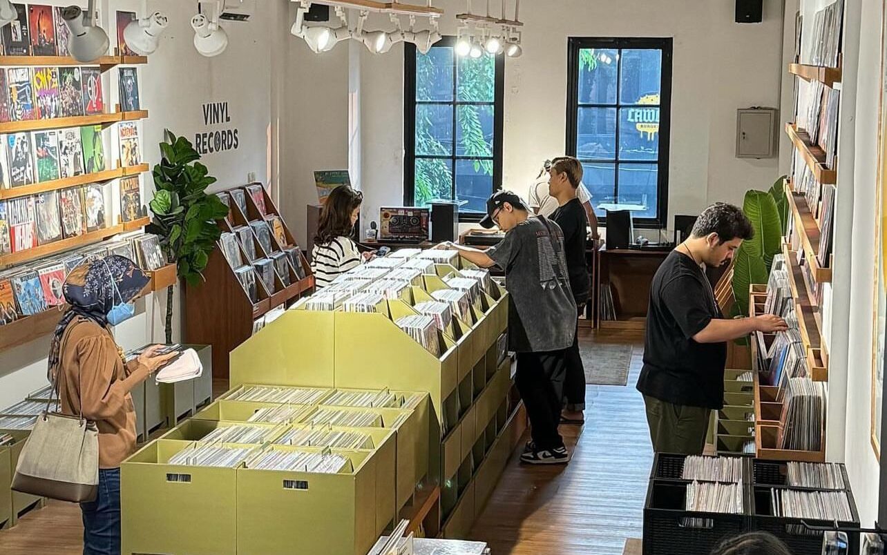 Top Vinyl Bars in Jakarta for Your Weekend Hangout | Social Expat