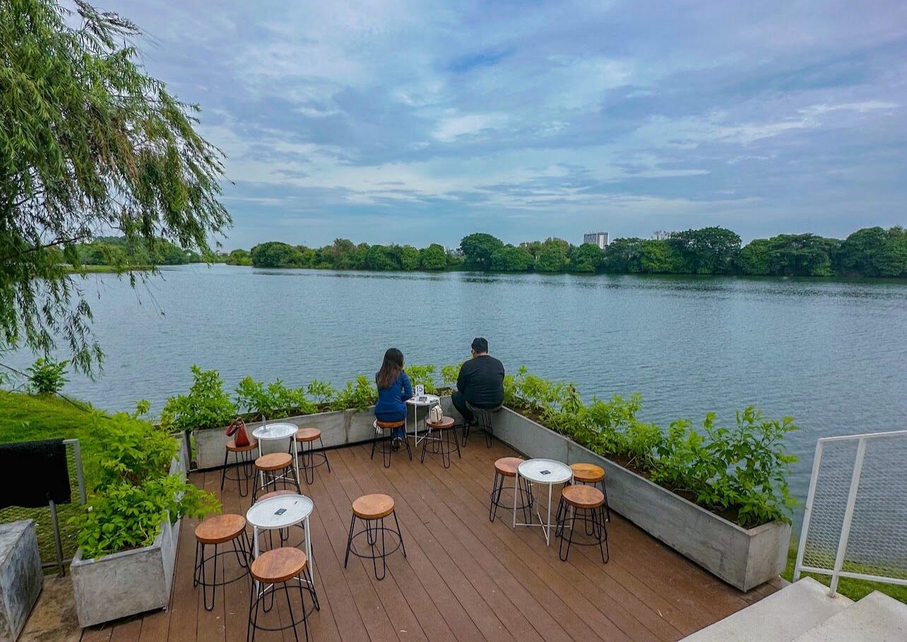 5 Best Cafes for Coffee Lovers with Lake View in Jakarta | Social Expat
