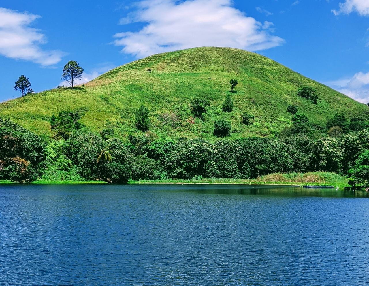 Lake Toba: Things to do in The Largest Lake in Indonesia | Social Expat