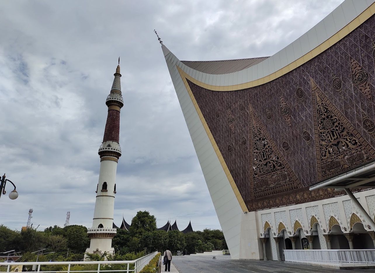 List of Most Stunning Architecture Mosques in Indonesia | Social Expat