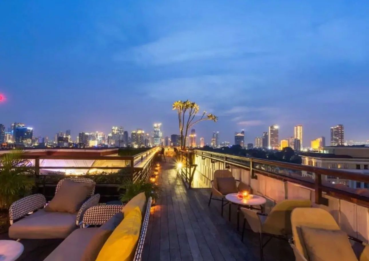 Craving for Citylights? Here are 15 Best Rooftop Restaurant in Jakarta ...